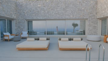 Vila, 2 quartos, piscina particular, vista para o mar | Terraço/pátio