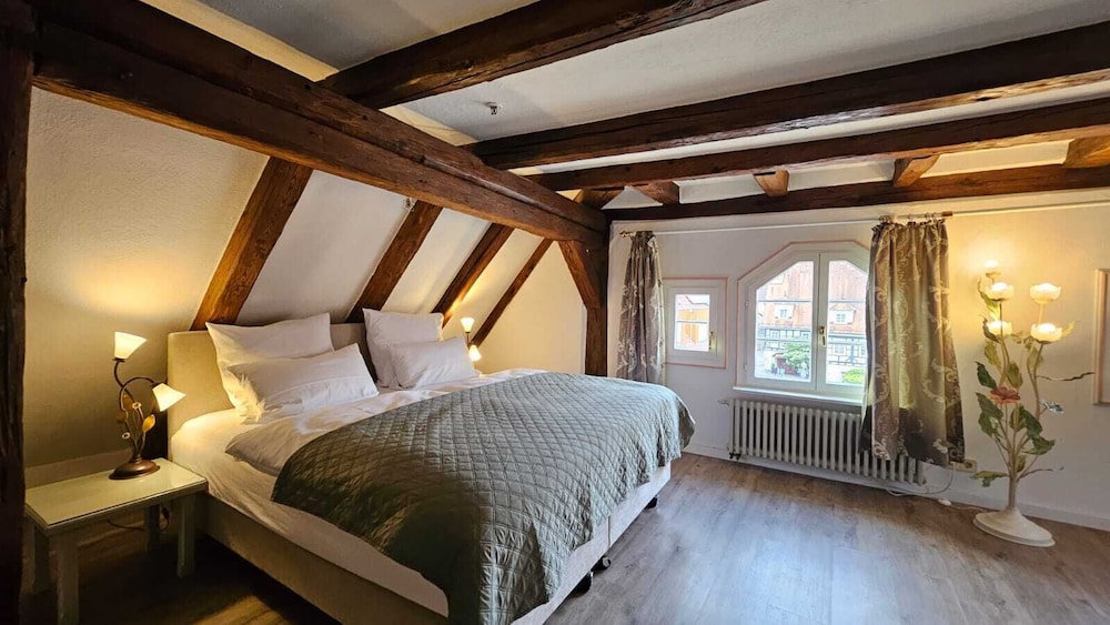 Altes Pfarrhaus Hotel Und Restaurant - Geislingen