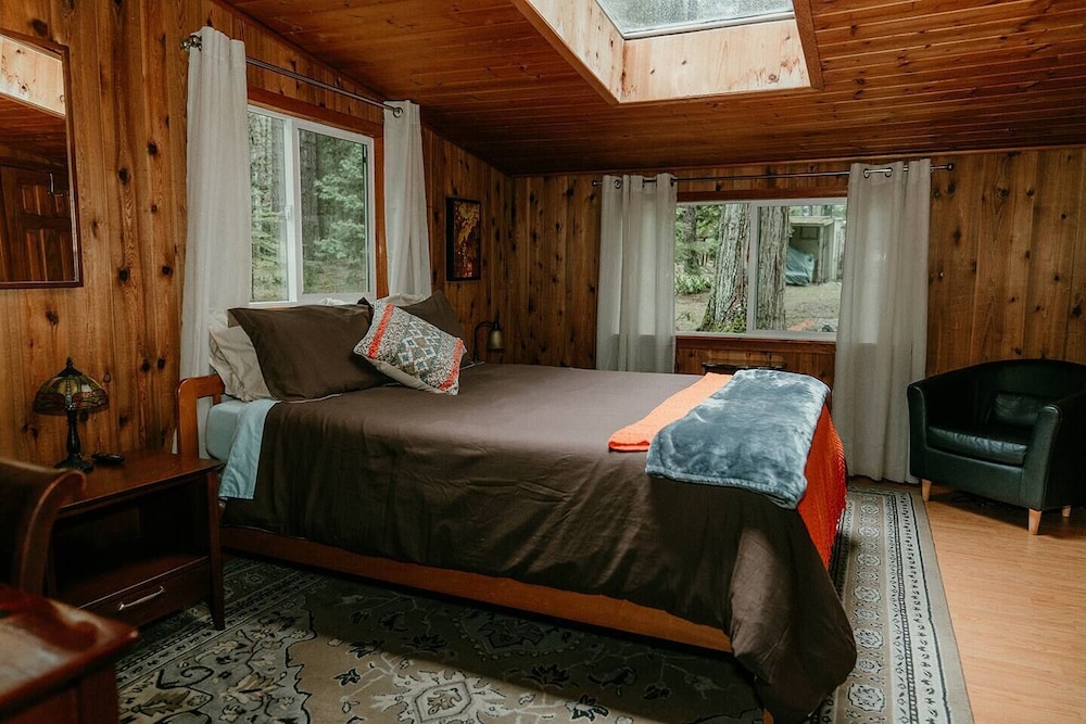 Blissful Solitude Cottage - Douglas County | Vrbo