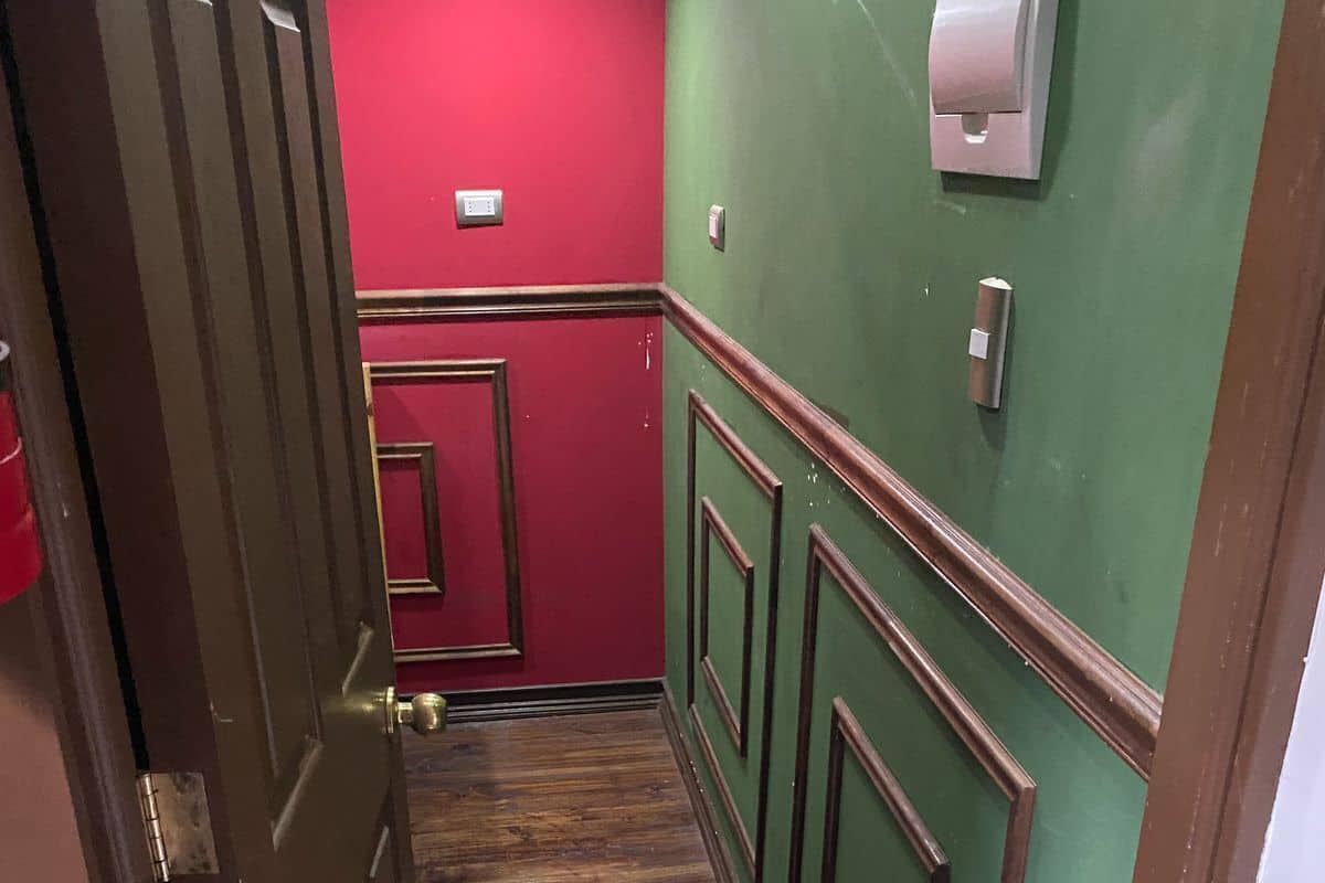 Quarto solteiro básico | Roupas de cama antialérgicas, individualmente decorados, escrivaninha
