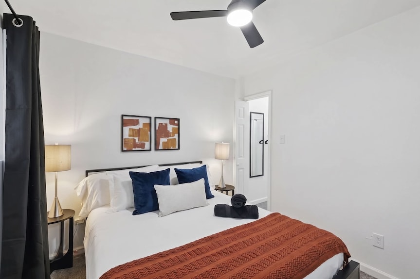 Cozy 2br Unit | Hot Tub, Fire Pit & Outdoor Space In Haltom City - Stop 6 - Fort Worth