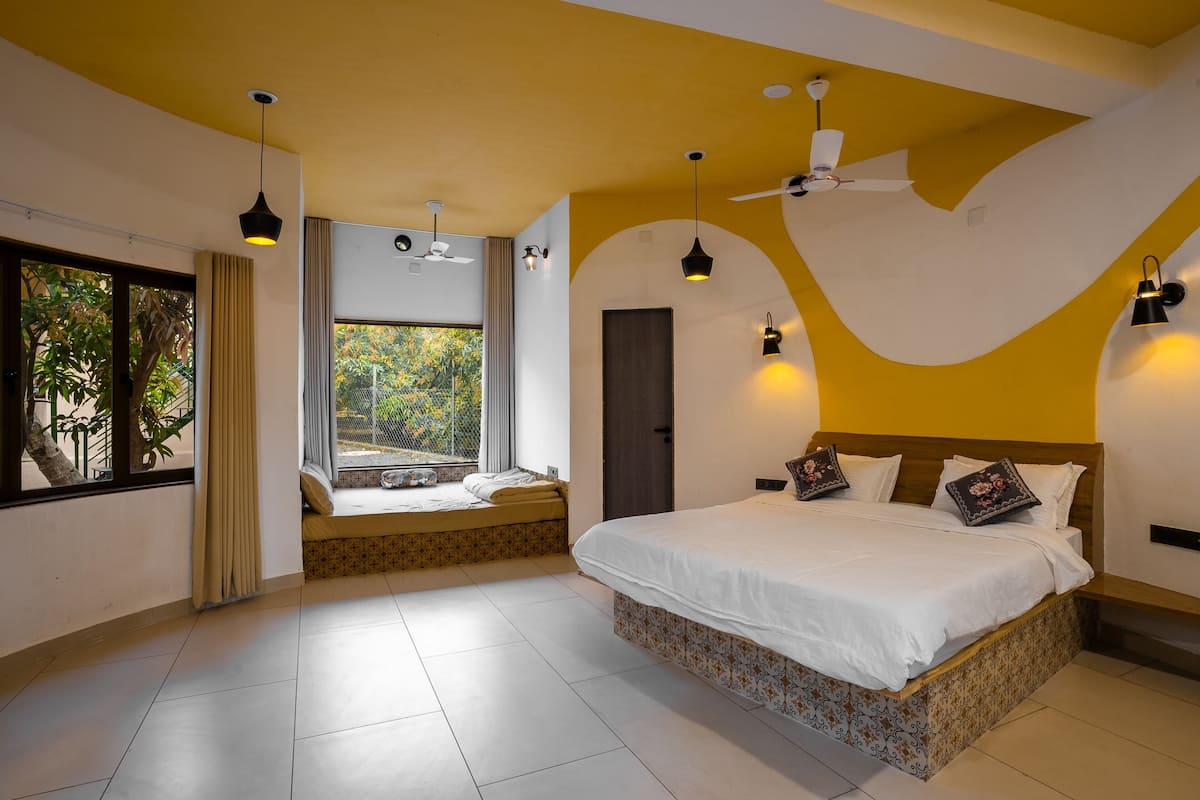 Suite de Luxo, vista para o jardim | 1 quarto, secretária, secretária adequada para computadores portáteis