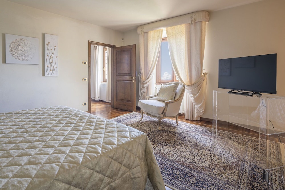 Villa Alessia, Pool Wellness And Nature Massa e Cozzile - Massa e ...