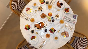 Pequeno-almoço tipo buffet diário incluído