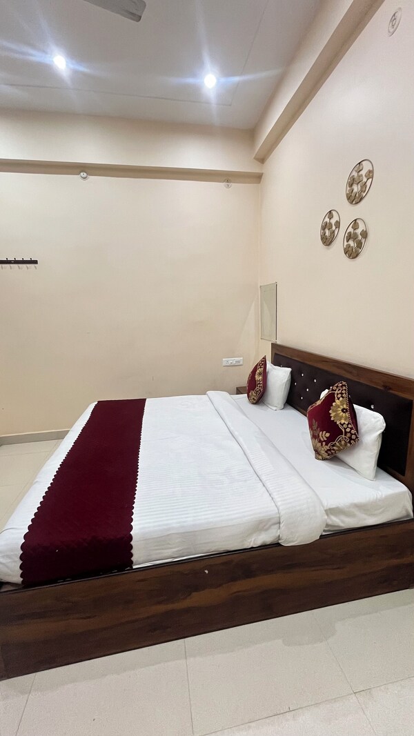 R K Lodge And Palace - Ayodhya