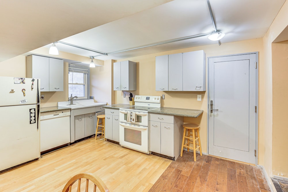 Walkable Studio In The Heart Of Pittsburgh! - Forest Hills, PA