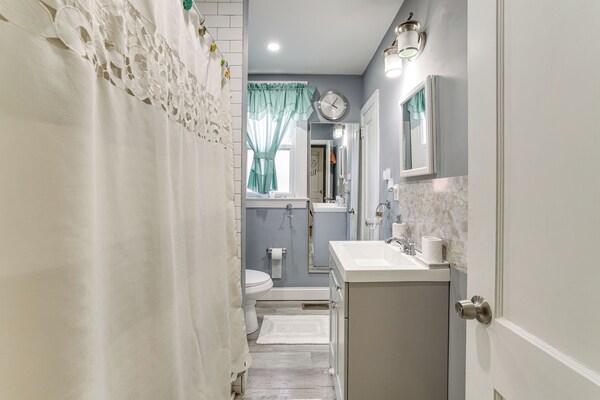 3 Mi To Penn: Pet-friendly Townhome In Yeadon! - Media, PA