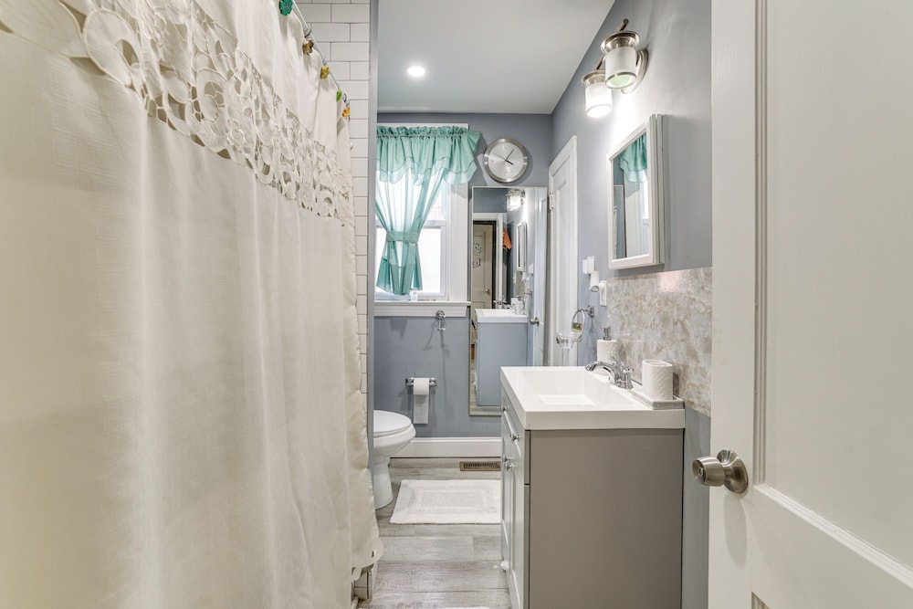 3 Mi To Penn: Pet-friendly Townhome In Yeadon! - King of Prussia, PA