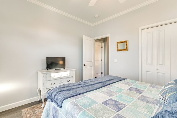 1 Mi To Beach Access: Home W/ Porch In Fort Myers! - Sanibel Island, FL