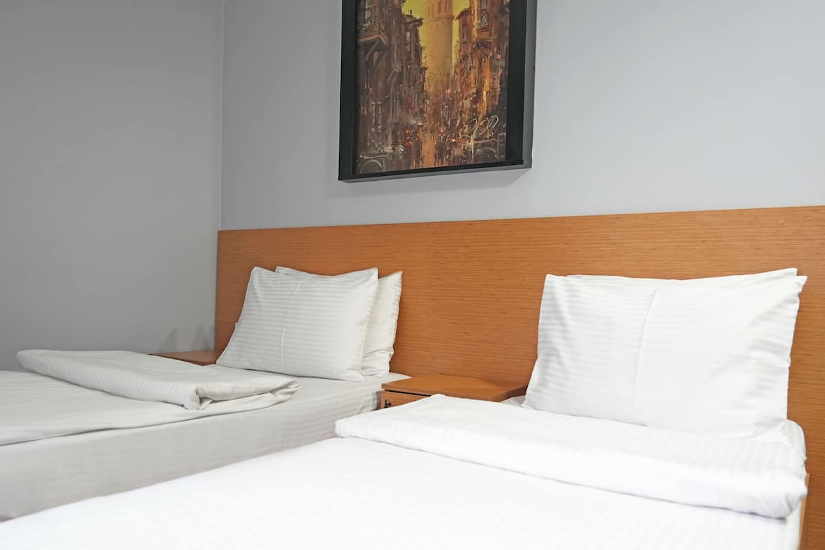 Quarto Standard | Lençóis de algodão egípcio, roupa de alta qualidade, secretária