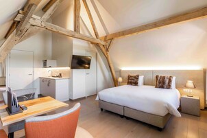 Quarto Duplo ou Twin de Luxo | Cofre no quarto, ferro/tábua de engomar, Wi-fi grátis