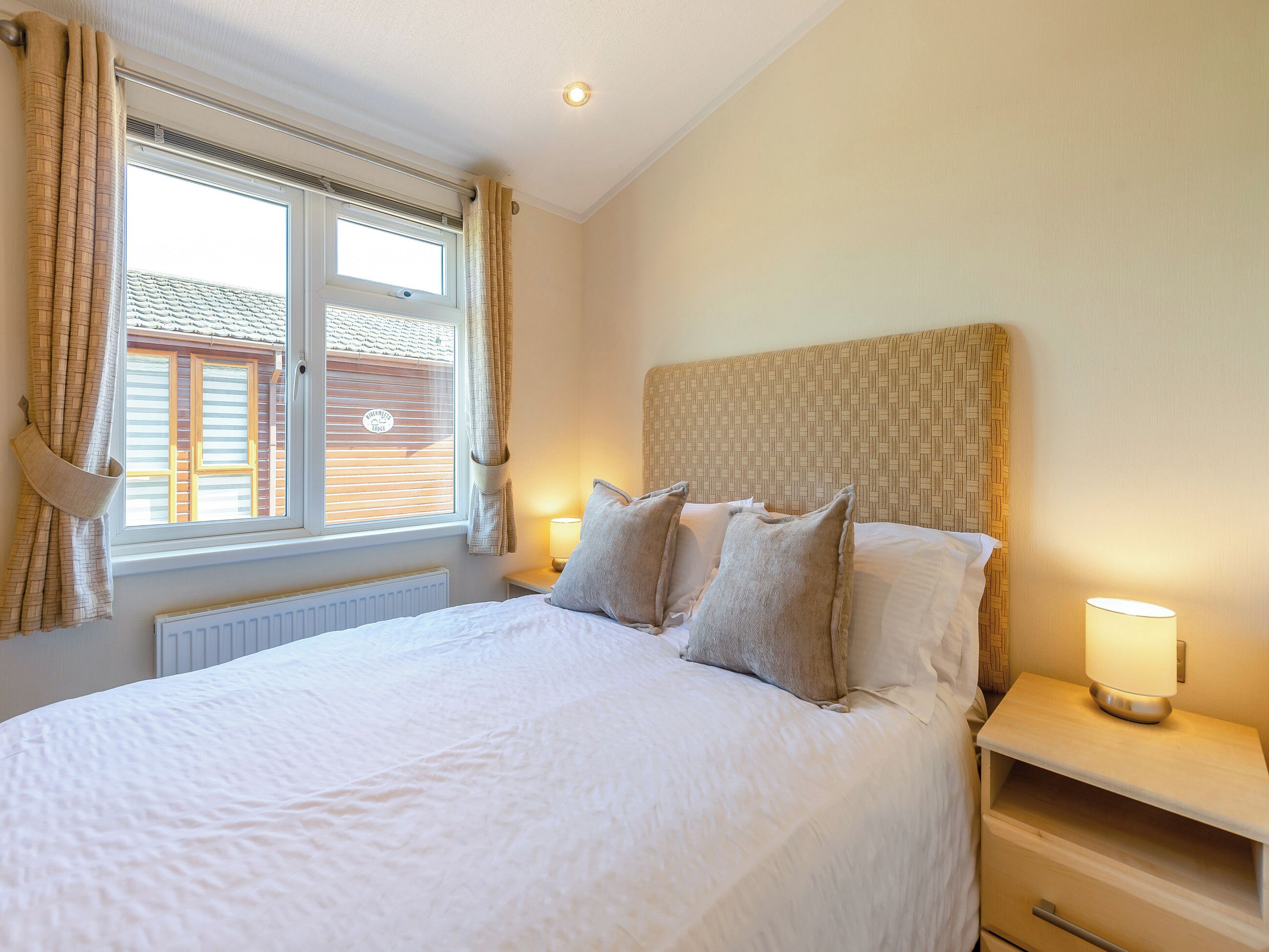 2 Bedroom Accommodation In Stratford-upon-avon - Stratford-upon-Avon