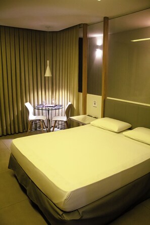 Suite Deluxe | 1 quarto, cortinas/cortinados opacos, Wi-fi grátis 