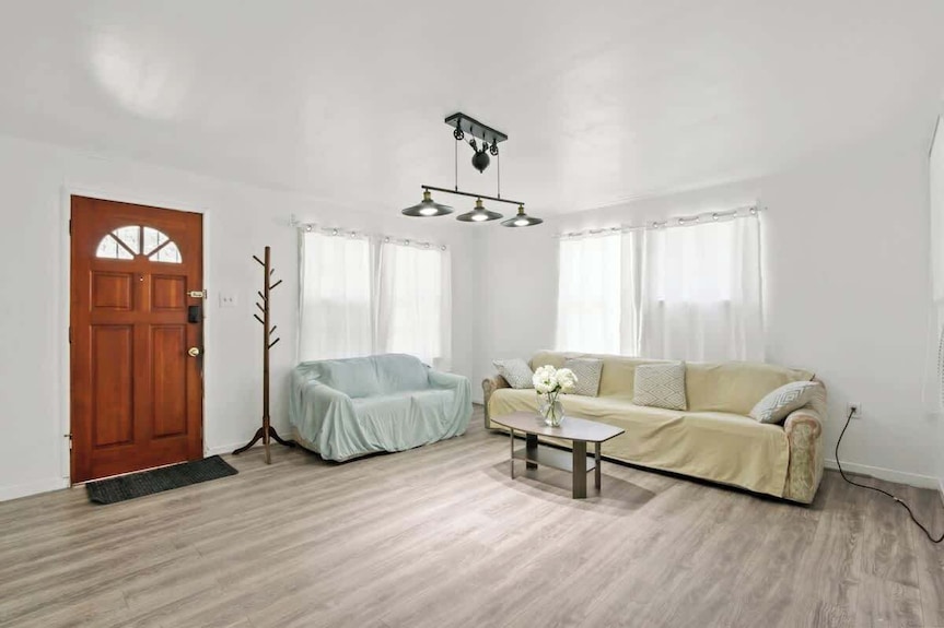 2br Pet-friendly Home # Rv Free - Rancho Cucamonga, CA