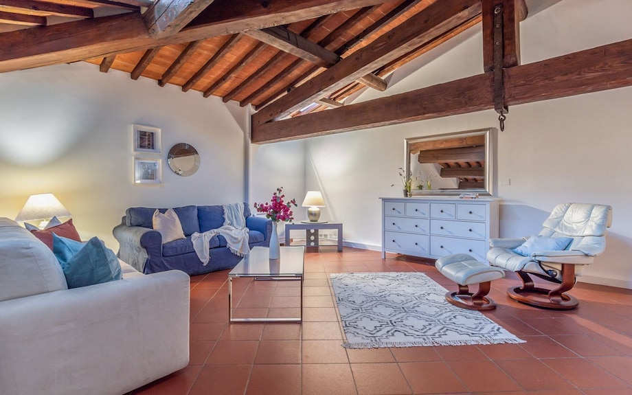 Apartment Banchi - Three Bedroom Villa, Sleeps 6 - Sesto Fiorentino