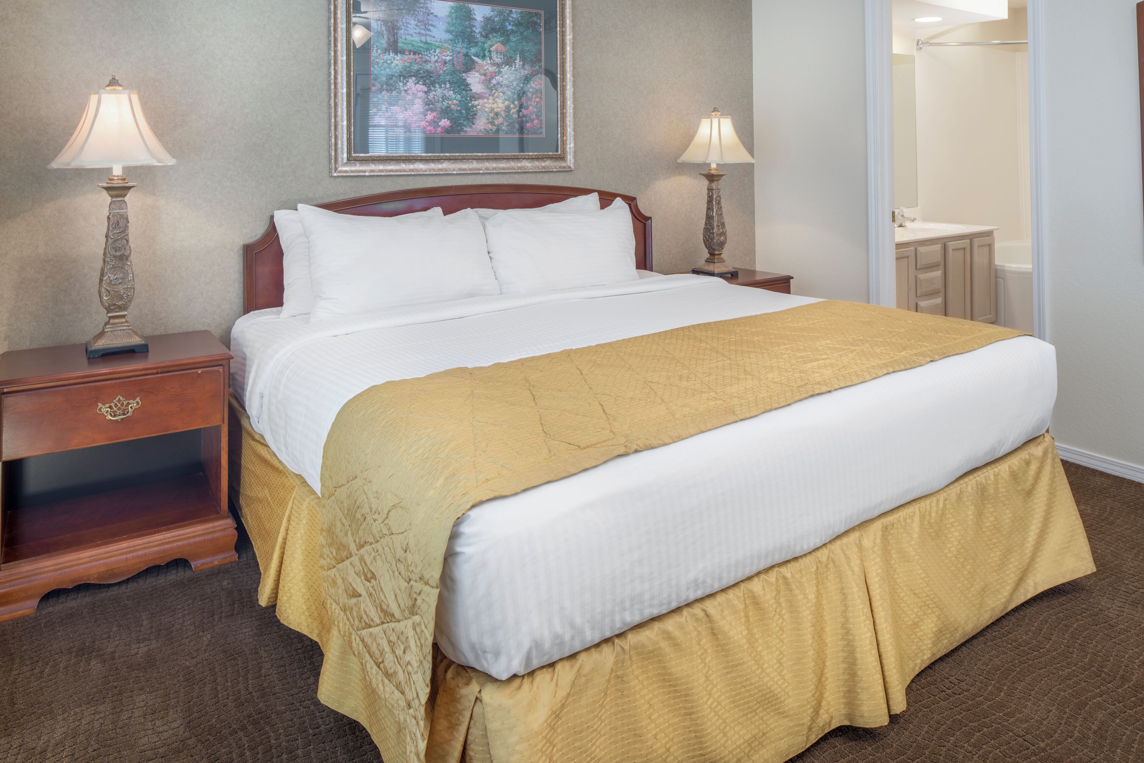 Just What You Were Looking For! Pool, Free Parking, Near Silver Dollar City - Branson, MO