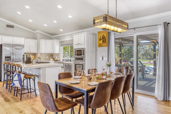 Temecula Wine Country Home W/ Pool, Hot Tub, Game Room & Vineyard Views - Altisima Winery, Temecula