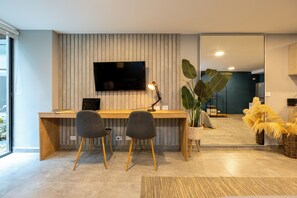 Apartamento Comfort em Condomínio Fechado | 1 quarto, secretária adequada para computadores portáteis, Wi-fi grátis