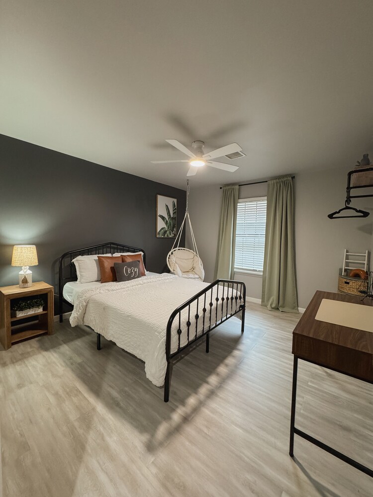 The Aura of Cheyenne Condo - near Downtown TULSA - Tulsa | Vrbo