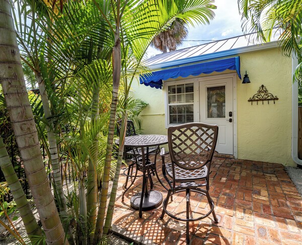 Guest House Suite - Palm Beach, FL