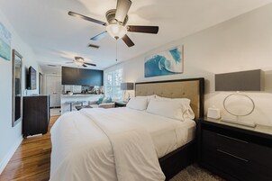 Apartamento conforto, 1 quarto, vista para o jardim | 1 quarto, frigobar (abastecido com itens grátis), Wi-Fi de cortesia