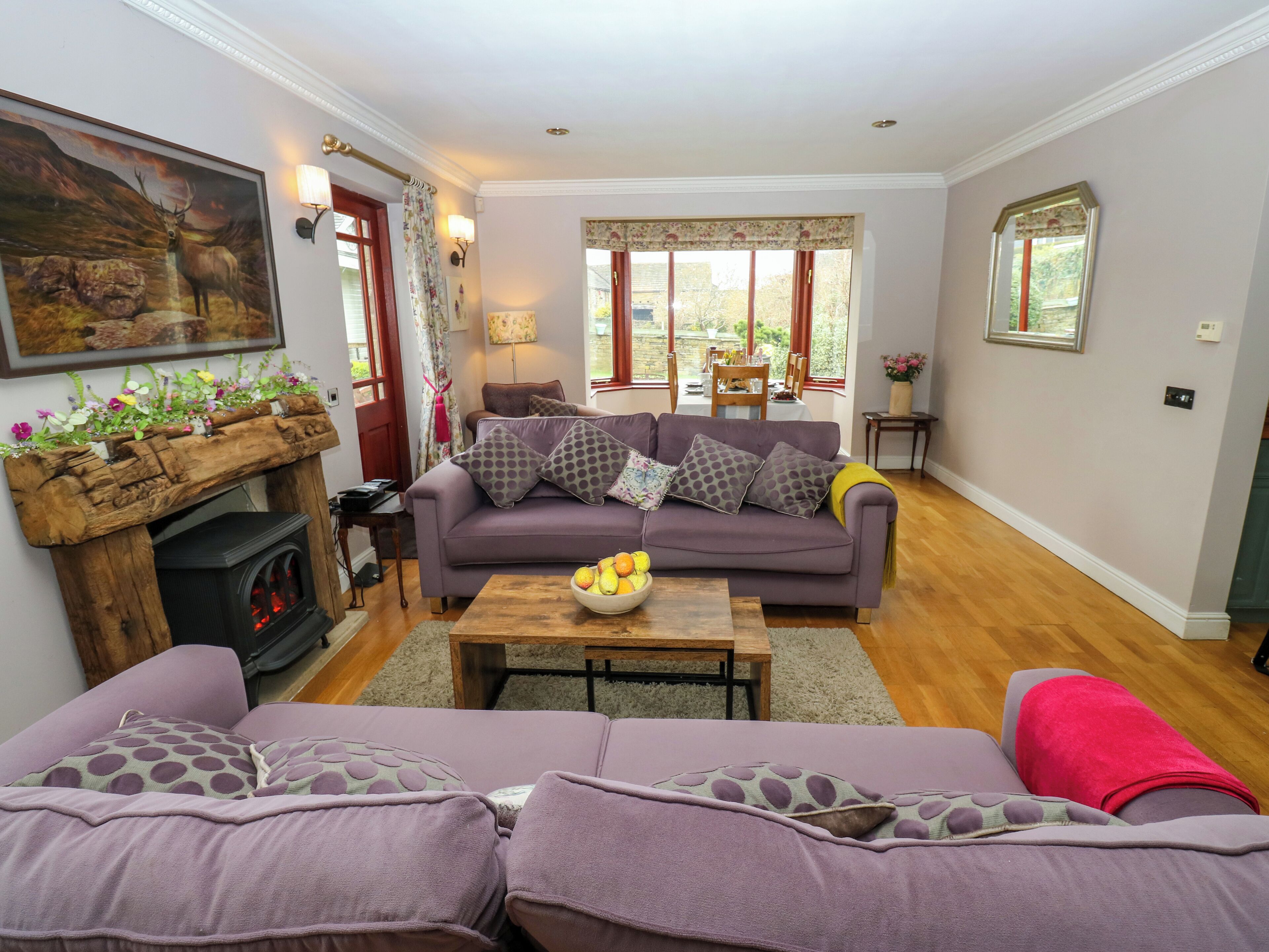 Roche House, Pet Friendly, With A Garden In Shepley - Huddersfield