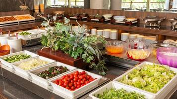 Café da manhã com buffet todos os dias (JPY 2541 por pessoa)