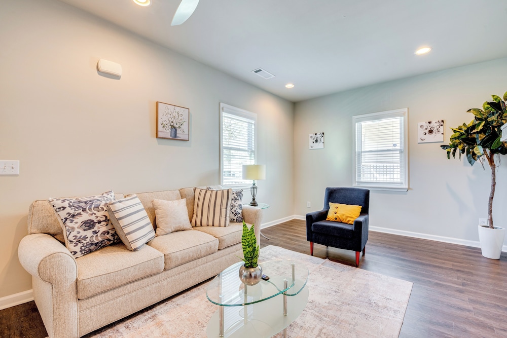 3 Mi To Downtown Atlanta: Bright & Modern Home! - Atlanta, GA