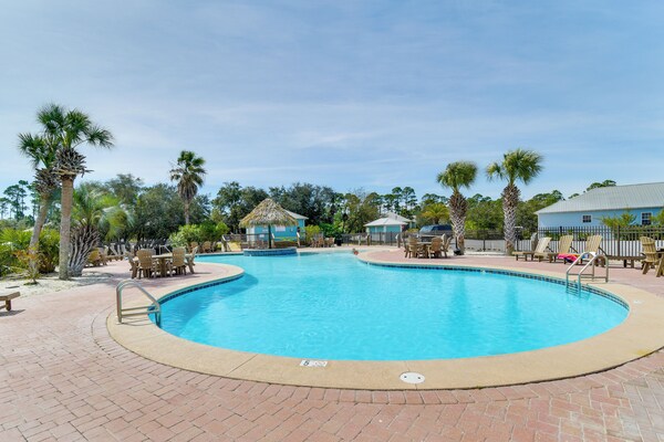 'Our Happy Place' Zero-entry Pool & Tennis Access - Alabama