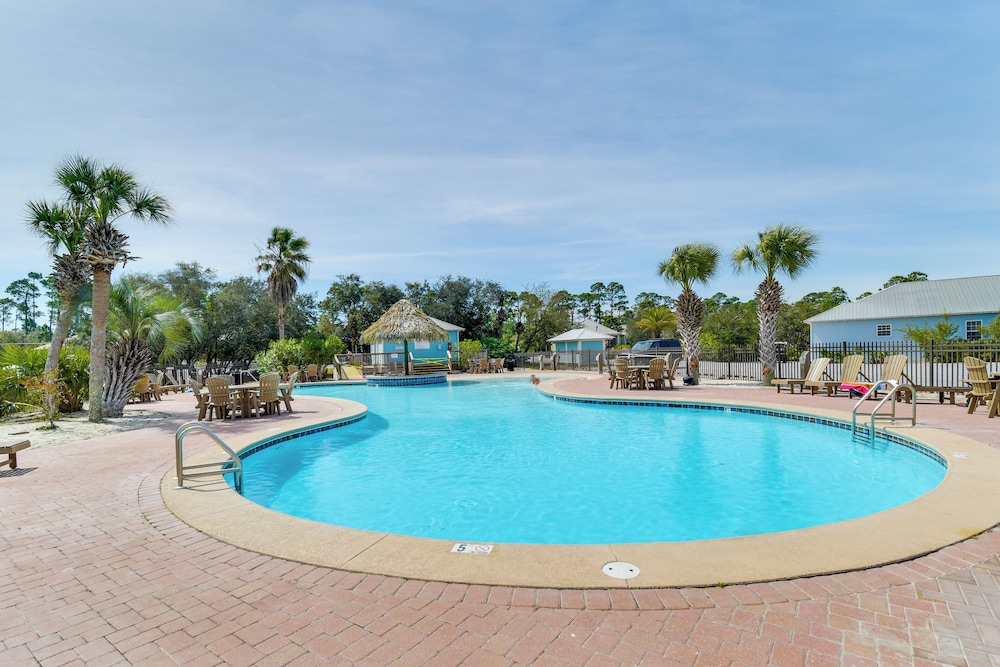 'Our Happy Place' Zero-entry Pool & Tennis Access - Alabama