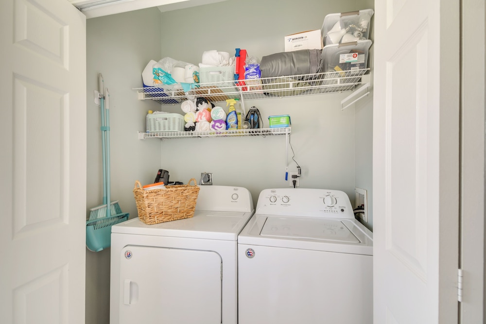 2 Blocks To Beach: Gulf Shores Getaway W/ Dock! - Alabama