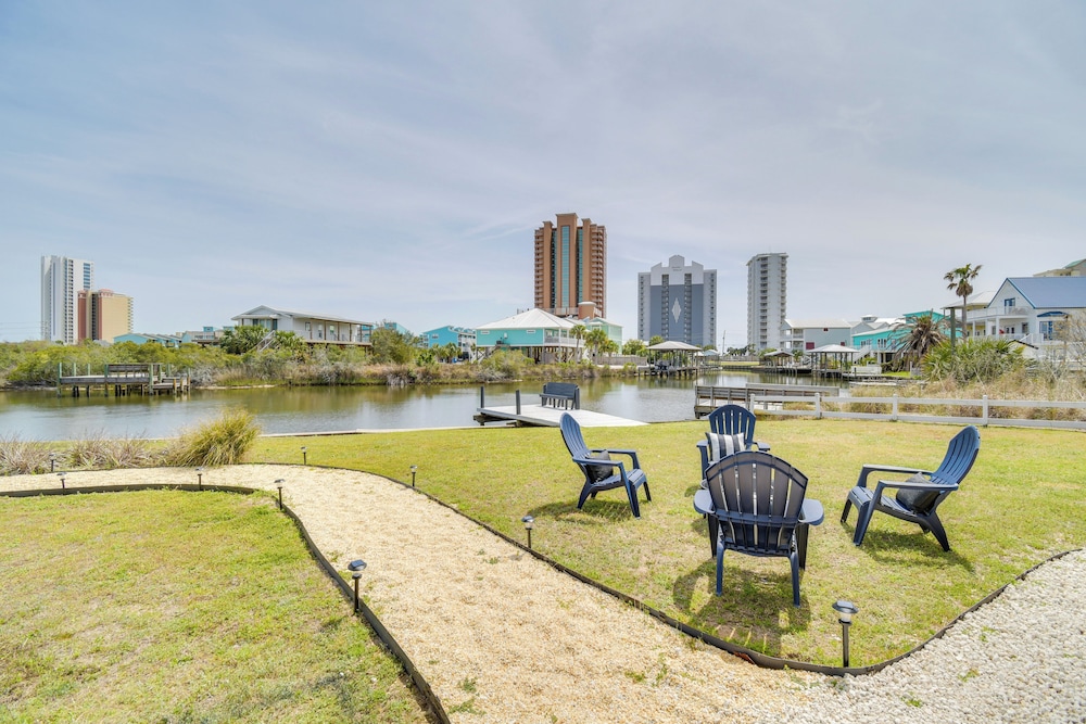 2 Blocks To Beach: Gulf Shores Getaway W/ Dock! - Alabama