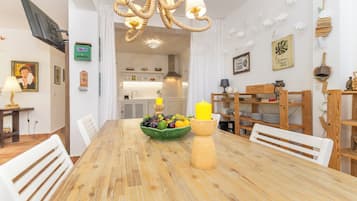 Solis | Cozinha privada | Geladeira, micro-ondas, cooktop, máquina de café expresso