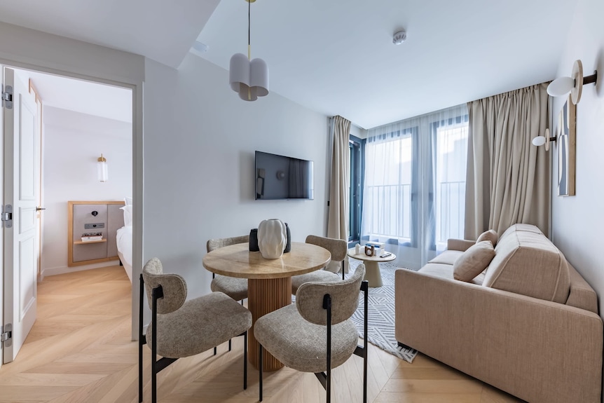 Opera - Apt. Communicant 2 Chambres / 2 Salons - Clichy