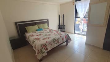 Quarto Clássico com Cama de Casal | Wi-fi grátis