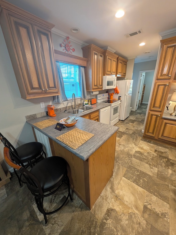 Citrus Lodge. 70" Tv. Patio, Quiet,private Patio & Free Parking - Deltona, FL