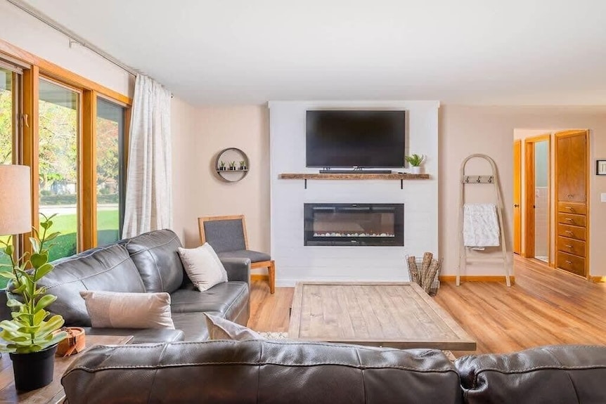 Spacious 3br Walk To Lambeau - Green Bay, WI