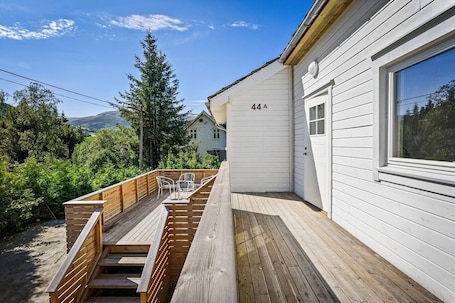 Casa, 2 quartos, varanda, vista para o jardim | Varanda. Entire Single-family Home - Centrally Located in Voss