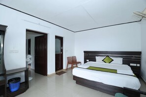 Quarto Quádruplo Deluxe | Secretária, secretária adequada para computadores portáteis