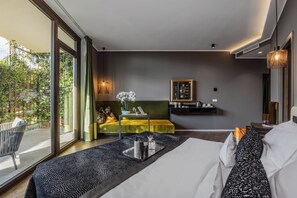Suíte, banheira de imersão, vista para o jardim | Wi-Fi de cortesia