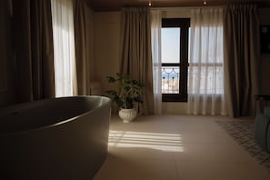 MAXIMA RUBRA | 1 quarto, secretária, Wi-fi grátis, roupa de cama fornecida