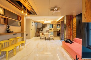 Quarto Familiar, varanda, Vista para a cidade | Interior