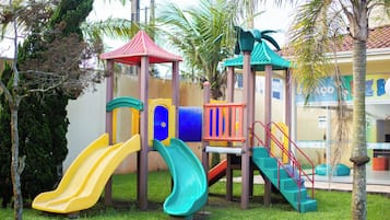 Área de recreio para crianças (ao ar livre)