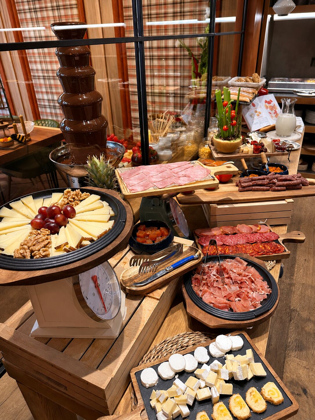 Café da manhã com buffet todos os dias mediante uma taxa