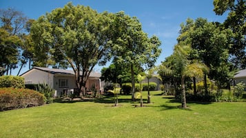 Chalé Comfort, vista para o jardim | Vista do quarto