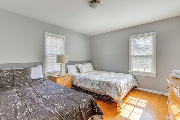 Half-mi To Pool & Golf: Atlanta Home W/ Veranda! - Atlanta, GA