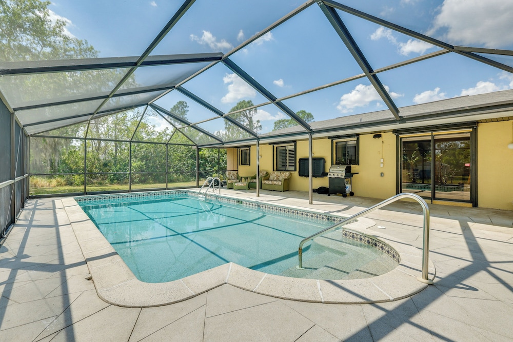Saltwater Pool & Lanai: Lehigh Acres Escape! - Lehigh Acres, FL