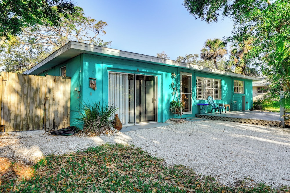 Englewood Bungalow 1 Mi To Beach: Pets Welcome! - Manasota Key, FL