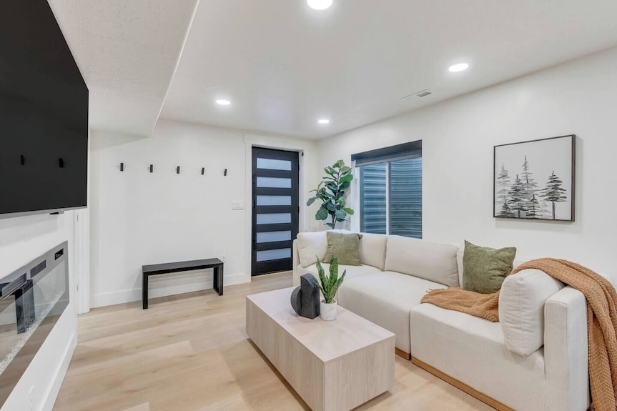 Modern Luxeden W/ Private Hot Tub + Fenced Yard - Lehi, UT