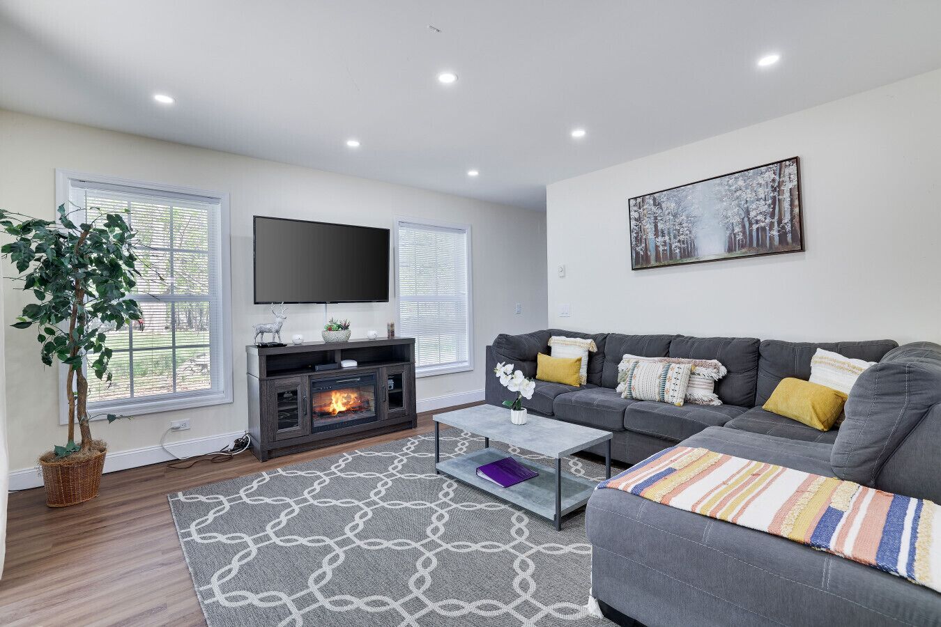 Poconos Gem  Hot Tub  Near All Attractions - Tobyhanna, PA